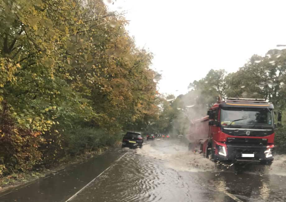 Driving in Flood Water: Safety Tips for Drivers | The Flood Hub